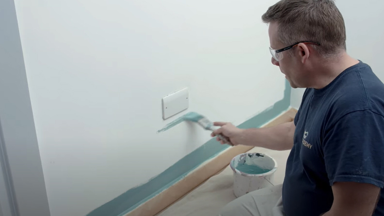 How to Cut in Paint | Dulux Trade